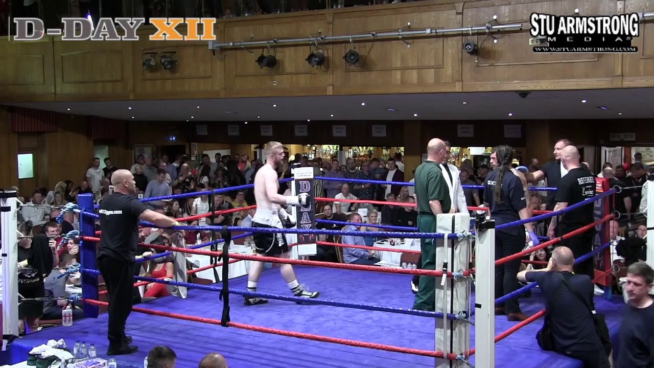 DDAY XII MICHAEL ROBSON VS CONNOR BROOKS - YouTube