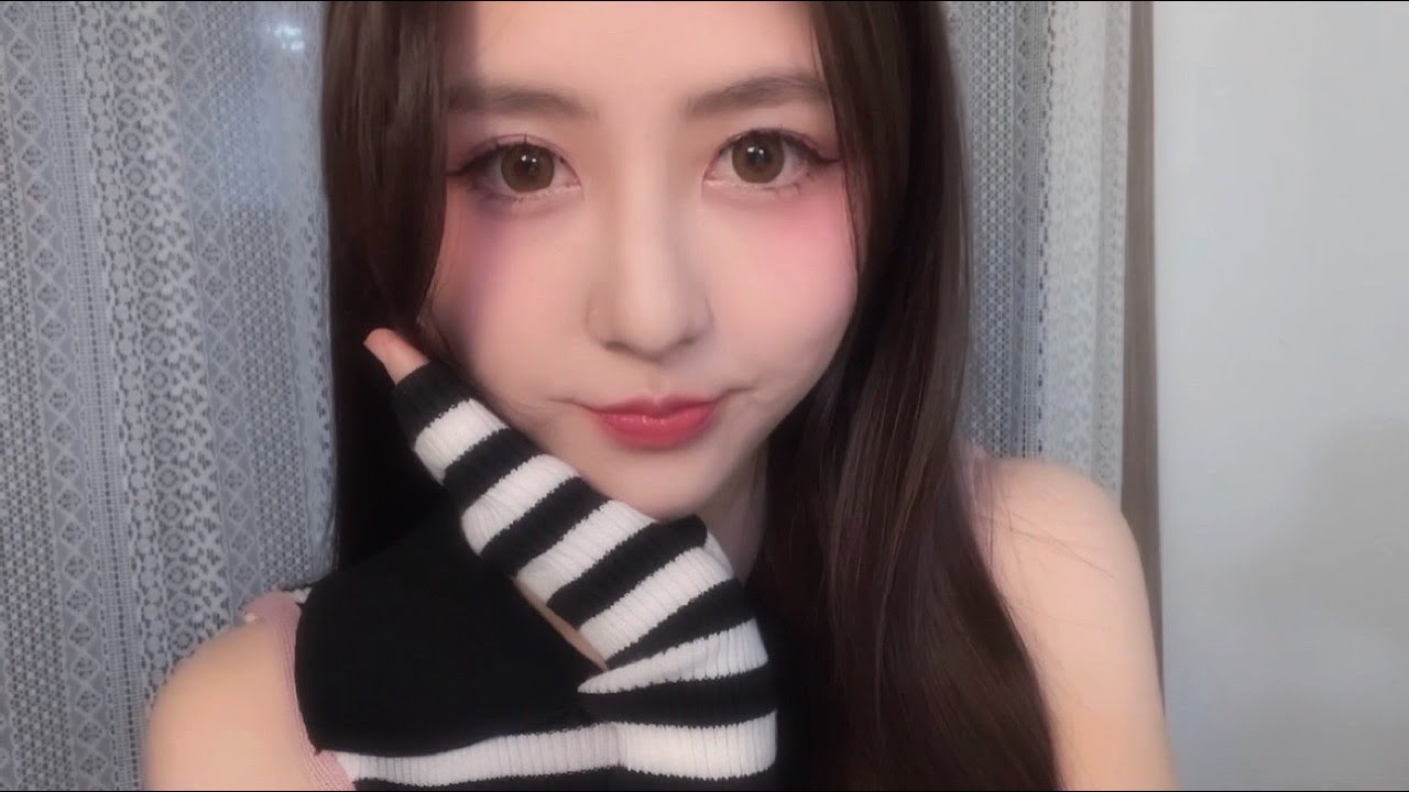 눈이 2배로 커보이는 인형 메이크업🎀 틱톡커 화장법 Youtube