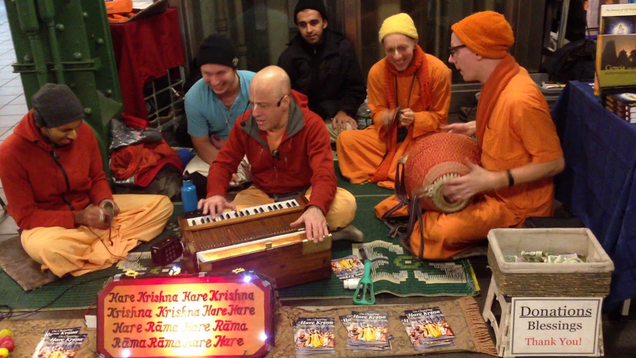 Rama Raya Prabhu Chants Hare Krishna in Times Square and a Devotee Lady ...