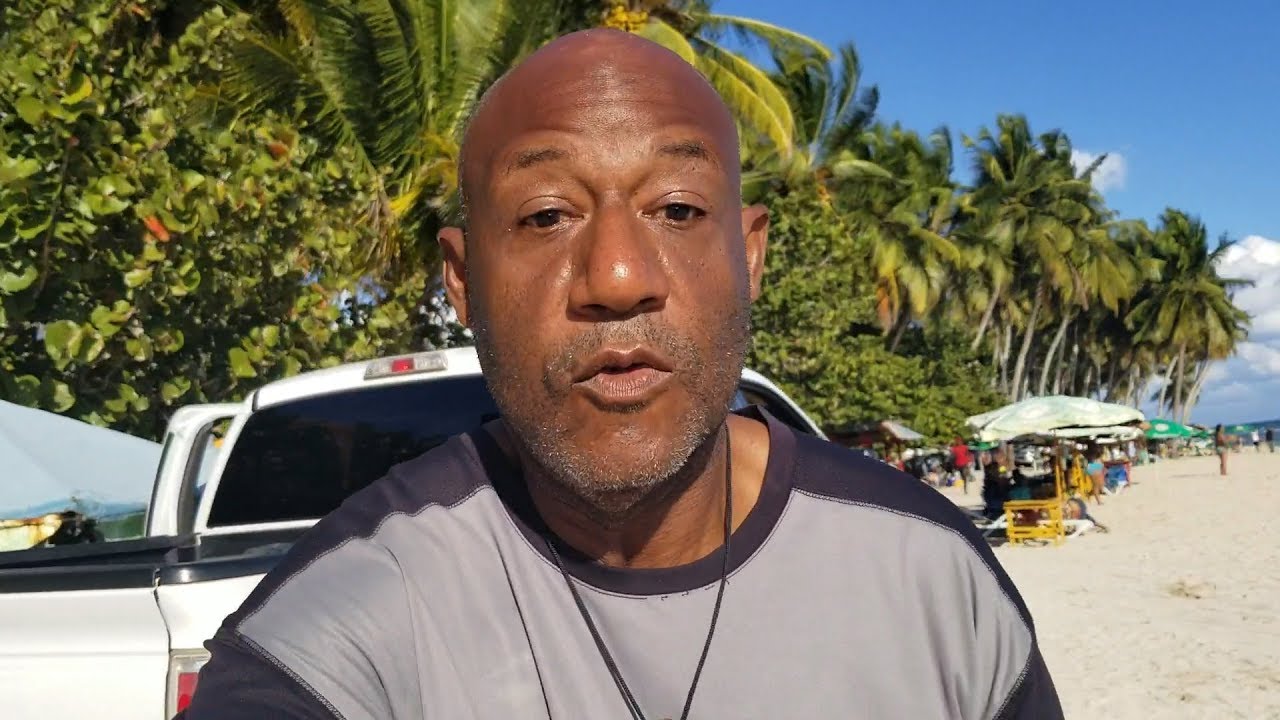 Titico, me Rompio la camara, mira como - YouTube