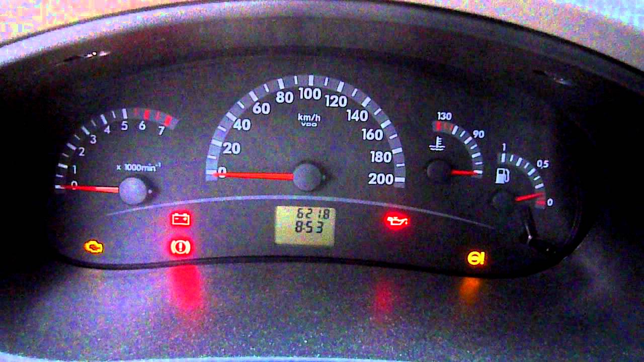 Lada Kalina 1,6 8V Cold Start -22 - YouTube
