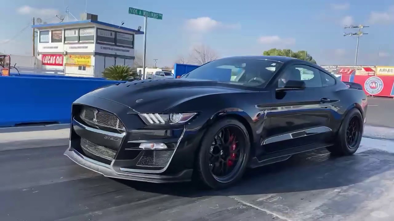 2020 GT500 hits the track and breaks the 10s on its 1st time out - YouTube