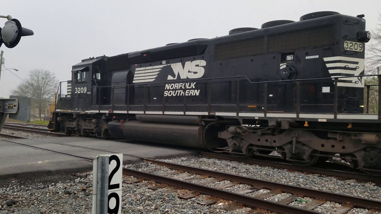 NS SD40-2 #3209 Leads G46/47 - YouTube