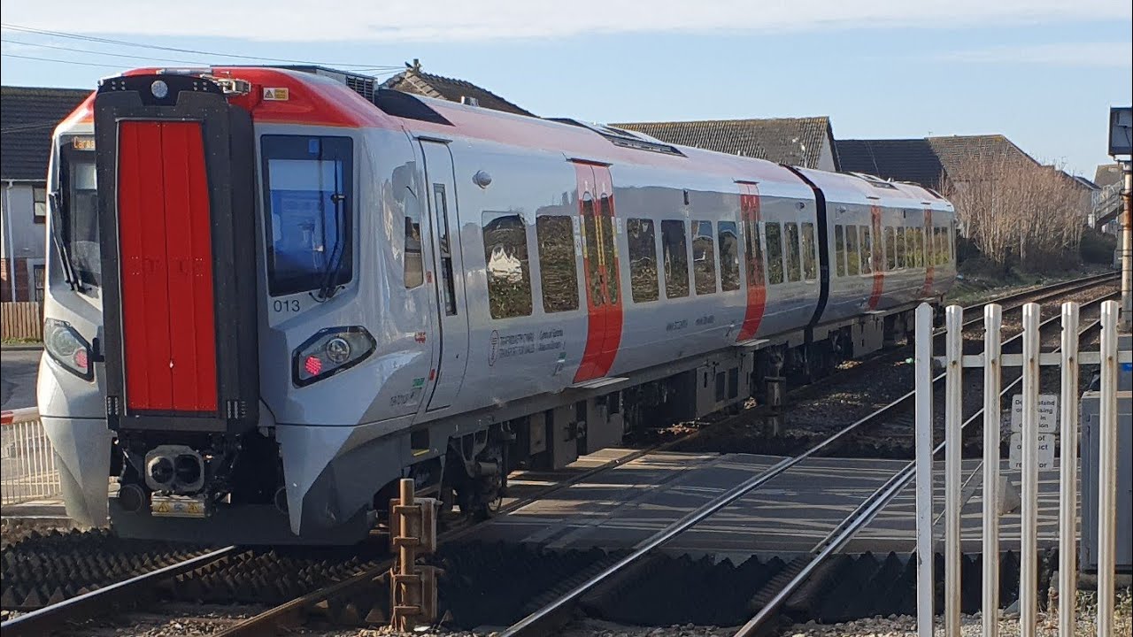 epic tones and trains at Llanelli 175114,102 on 2 engines,197013 crew ...