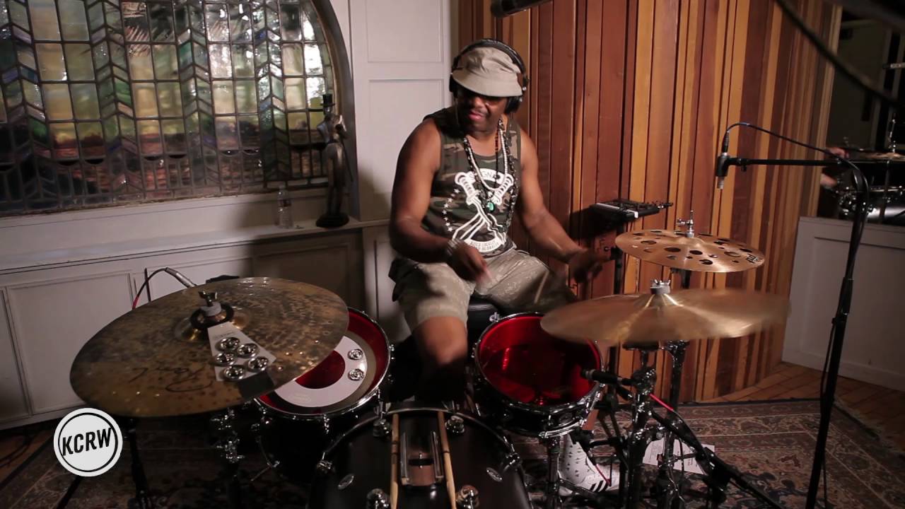 Jamie Lidell performing "How Did I Live Before Your Love" Live on KCRW ...