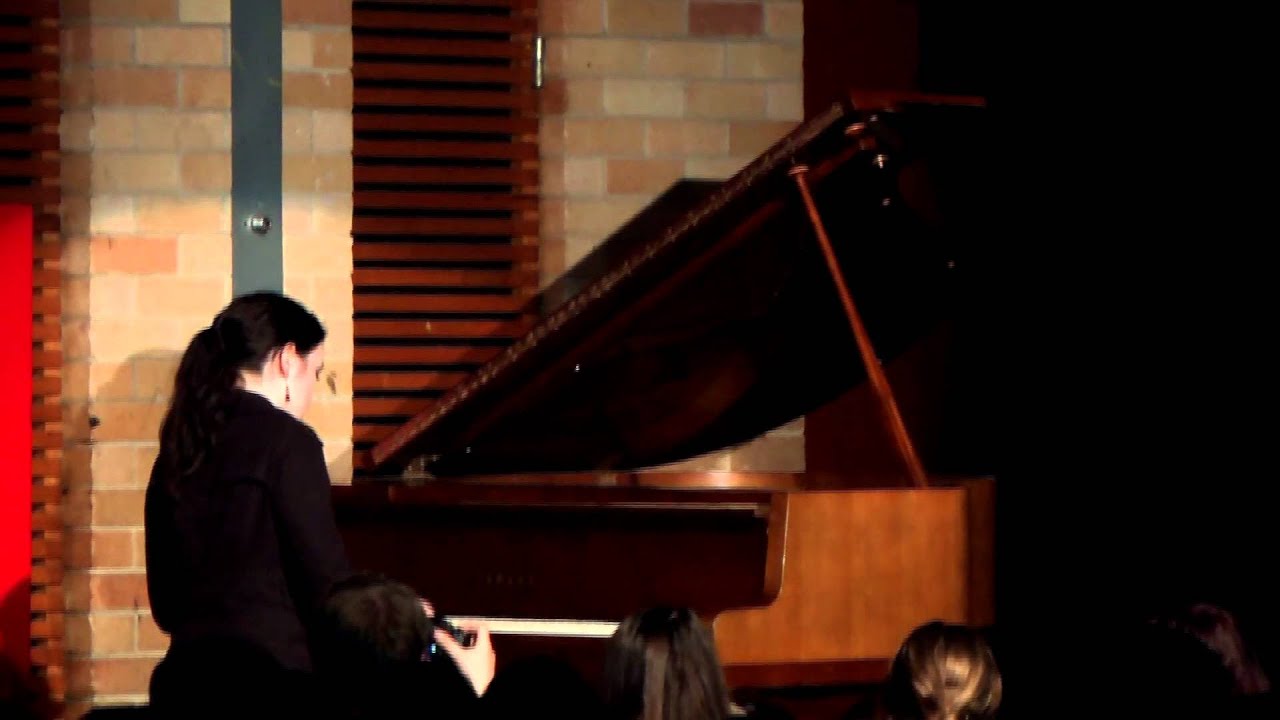 Deanna Coates Piano | Gossies Got Talent 2012 - YouTube