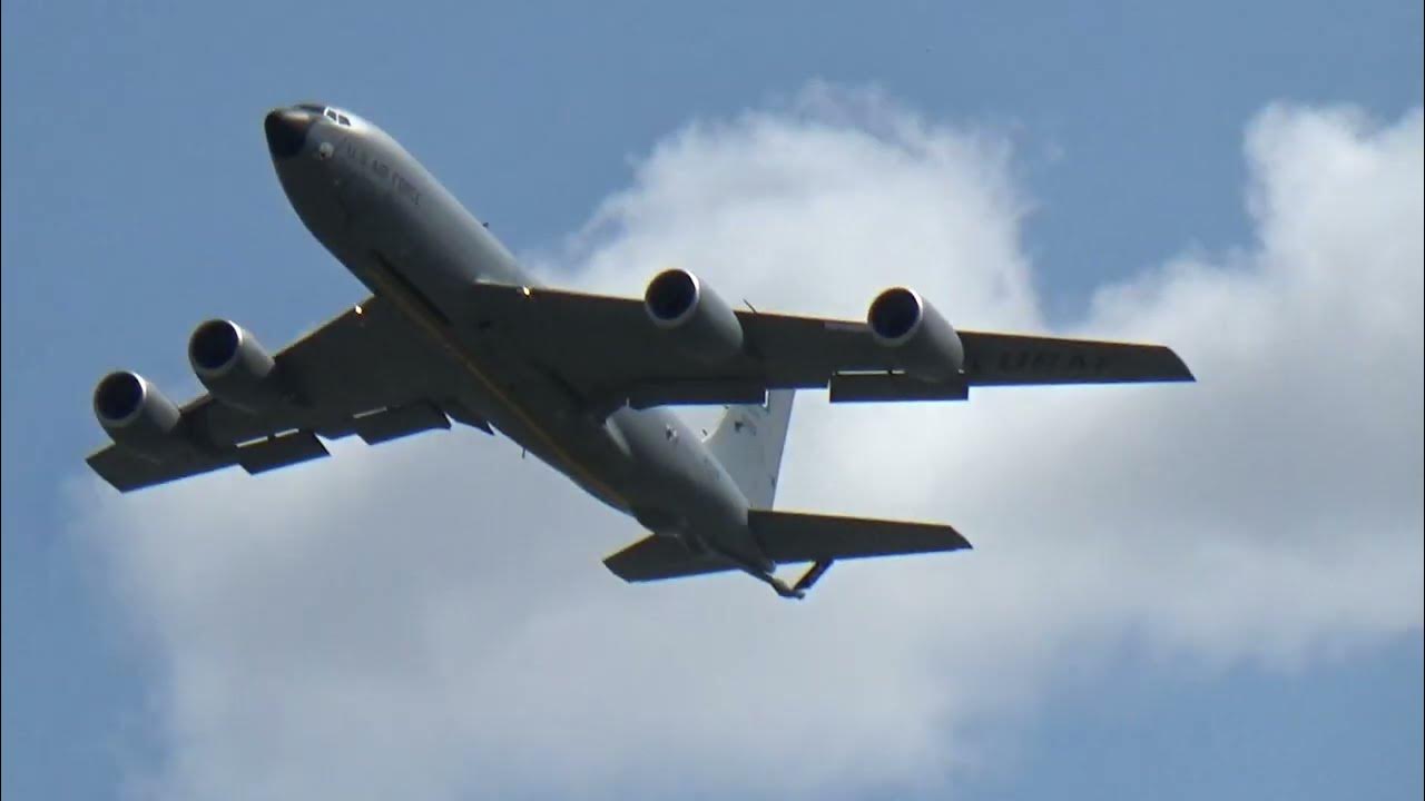 USAF KC-135 takeoff from RAF Mildenhall - YouTube