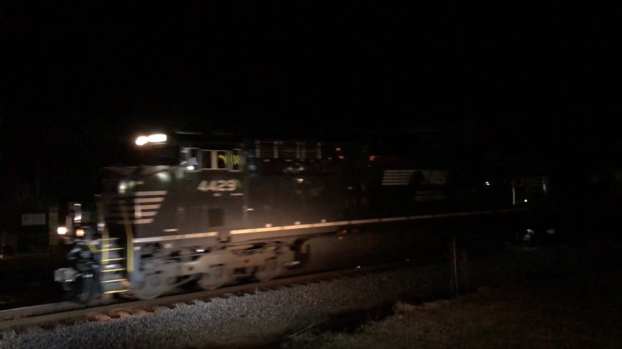 Beautiful Mixed Cast P5A on NS 4429! 1/31/22 - YouTube