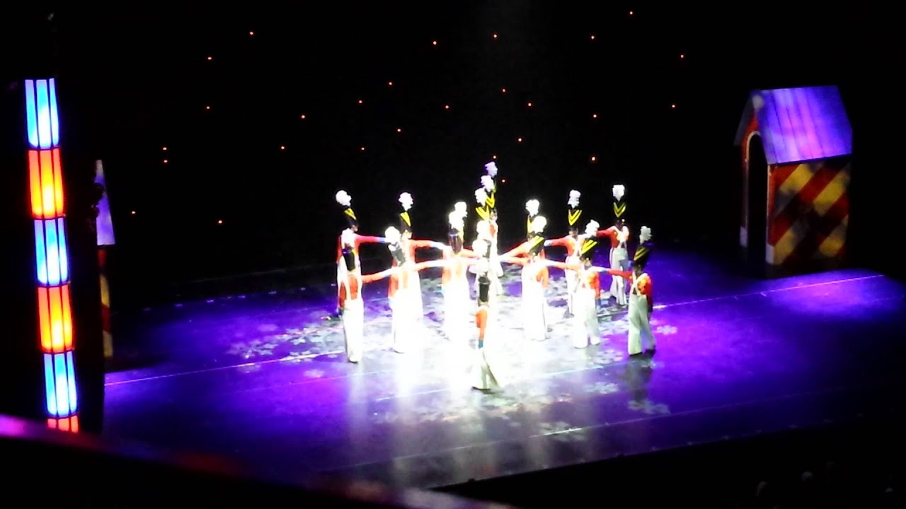 Christmas Spectacular with the Rockettes - YouTube