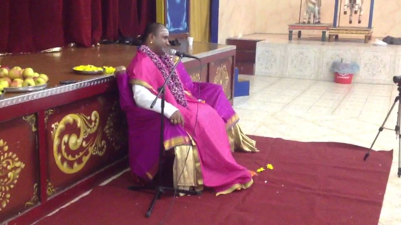 Sadhguru Sri Sharavana Baba giving a discourse in Tamil at - YouTube