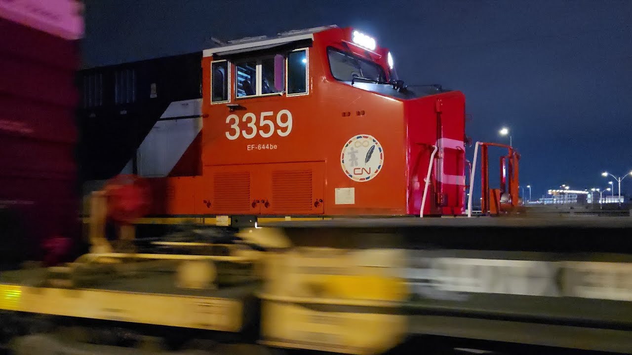 CN freight train at Dorval Station: very fast and up close action! 🚂 ...
