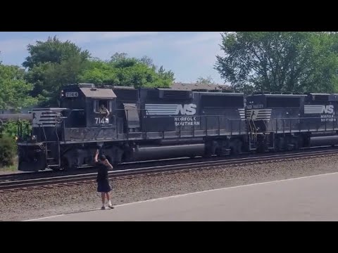 NS 7144 Leads B08 through Chesterton, IN - YouTube