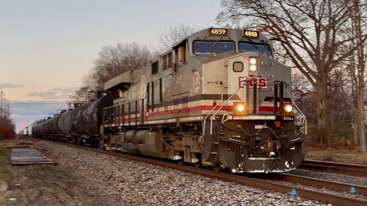 KCS 4859 (Safety First) unit leads CPKC 230 - Romulus, MI 11/28/25 ...
