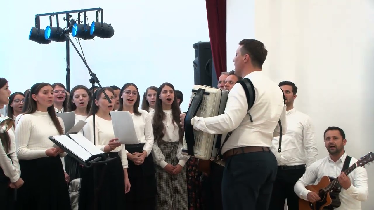 Grupul Coral Reunit...Te vreu pe Tine Isuse - YouTube
