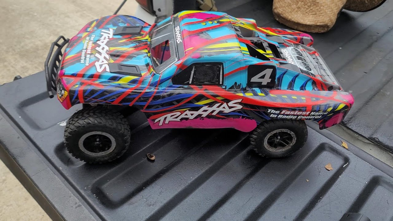 Traxxas Nitro Slash Clipless Body Mount Install Part # 6929 - YouTube