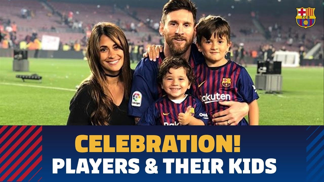 Barça celebrates double with their families - YouTube