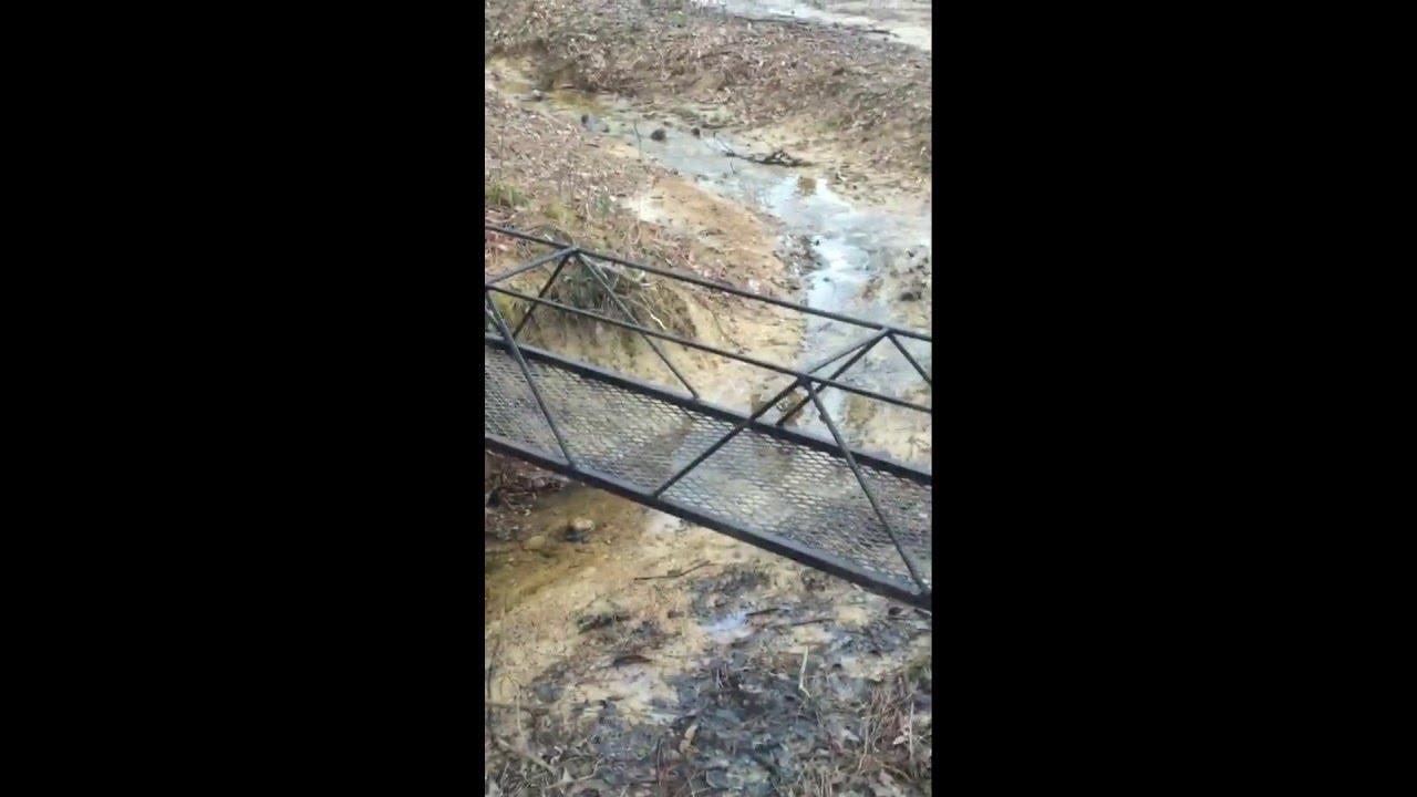 Building an RC crawler bridge - YouTube