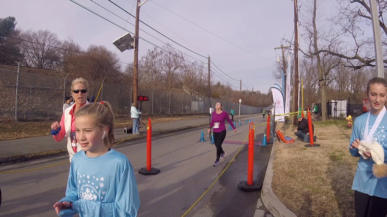 Haddonfield Snowflake Run 2019 5k - Haddonfield, NJ - YouTube