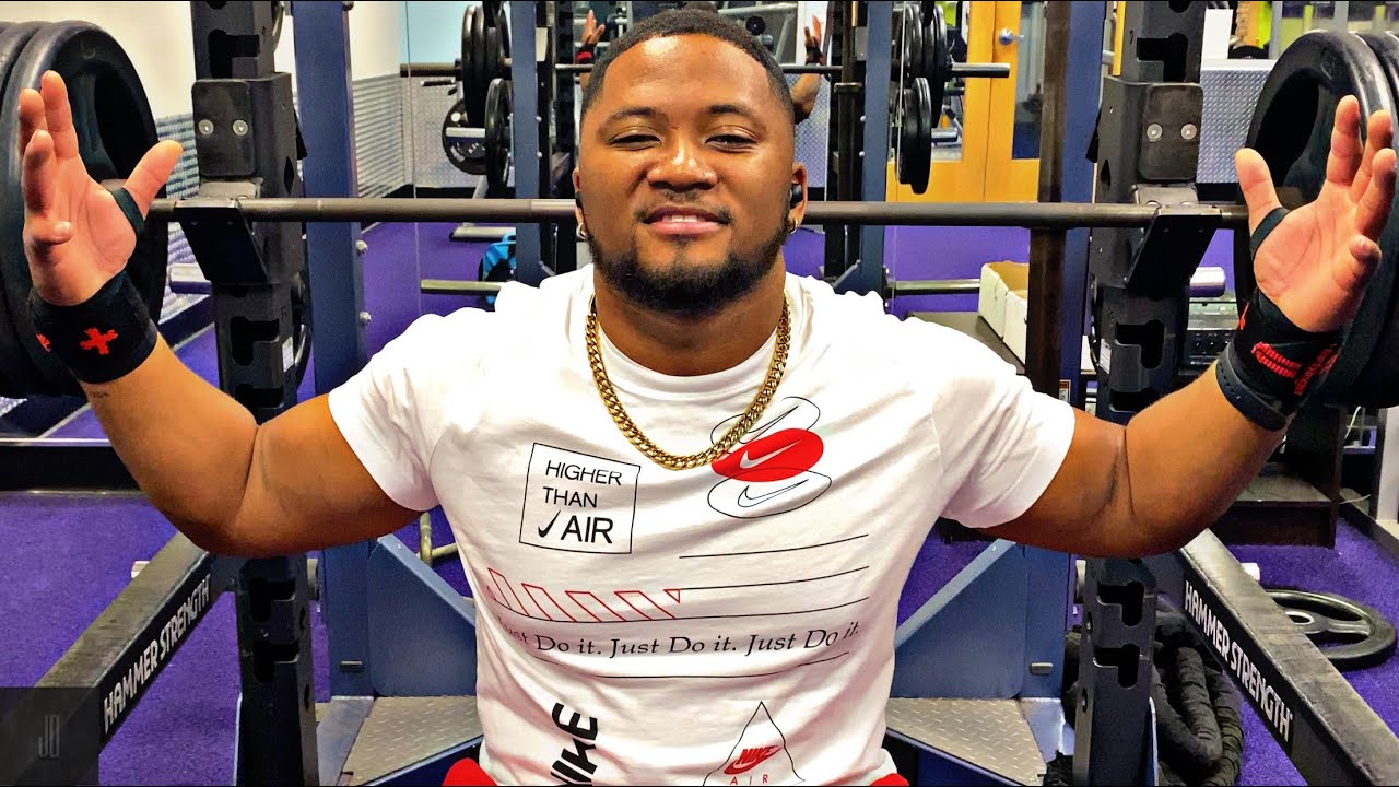 I'M THE STRONGEST YOUTUBER? | MAXING OUT AT THE GYM - YouTube