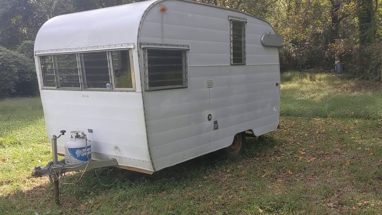 1964 shasta 1500 exterior - YouTube