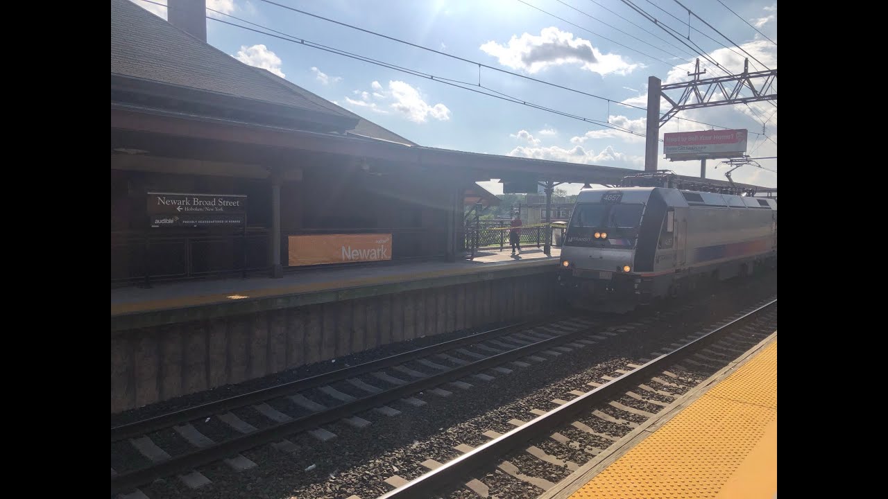 NJ Transit PM Rush Hour Commuter Rail Train Action At Newark-Broad ...