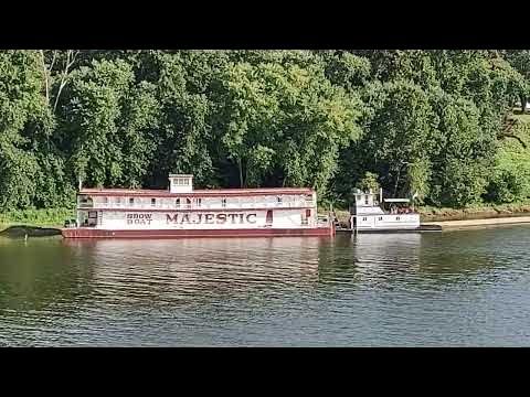 Steaming Past The 100-Year-Old Showboat MAJESTIC: 2023 - YouTube