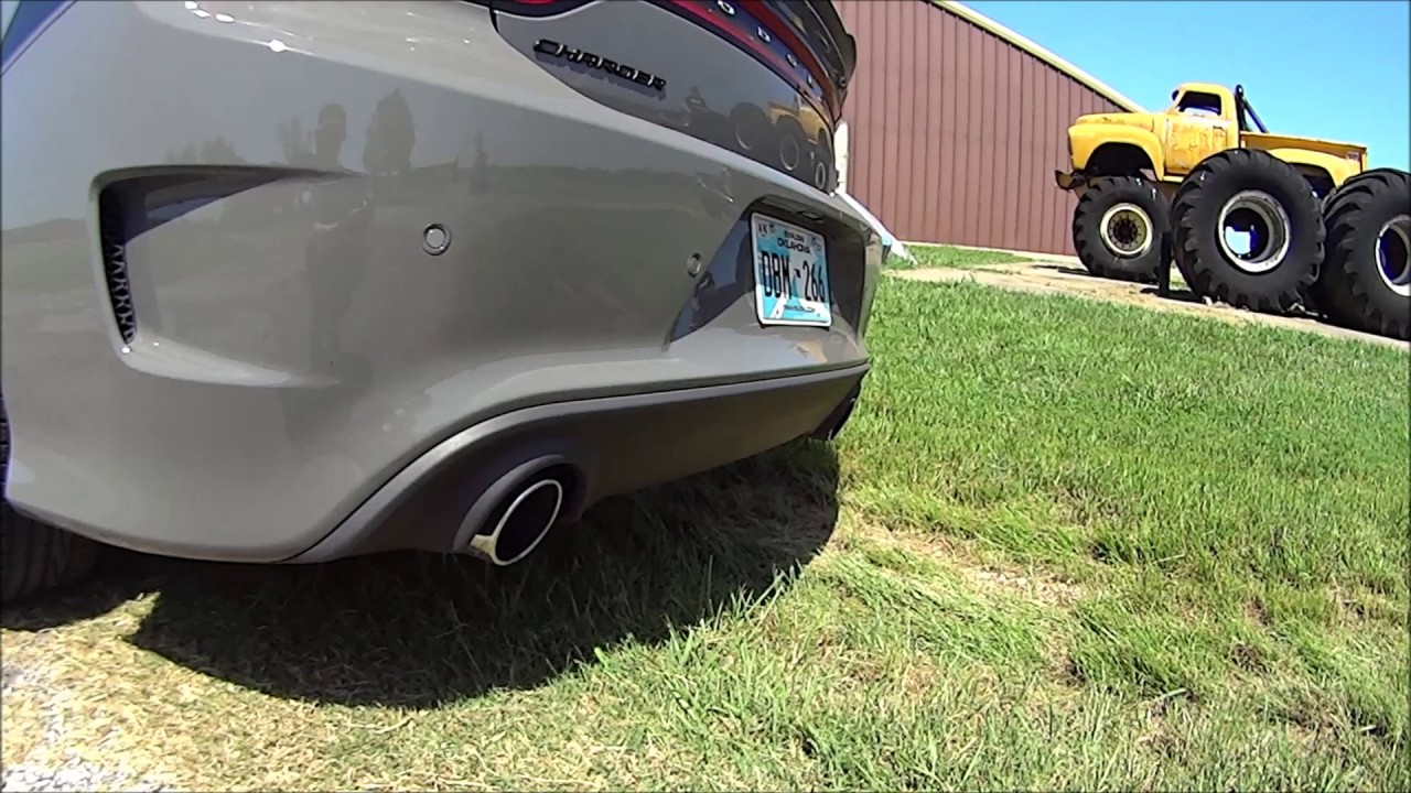 Dodge Charger Daytona rev - YouTube
