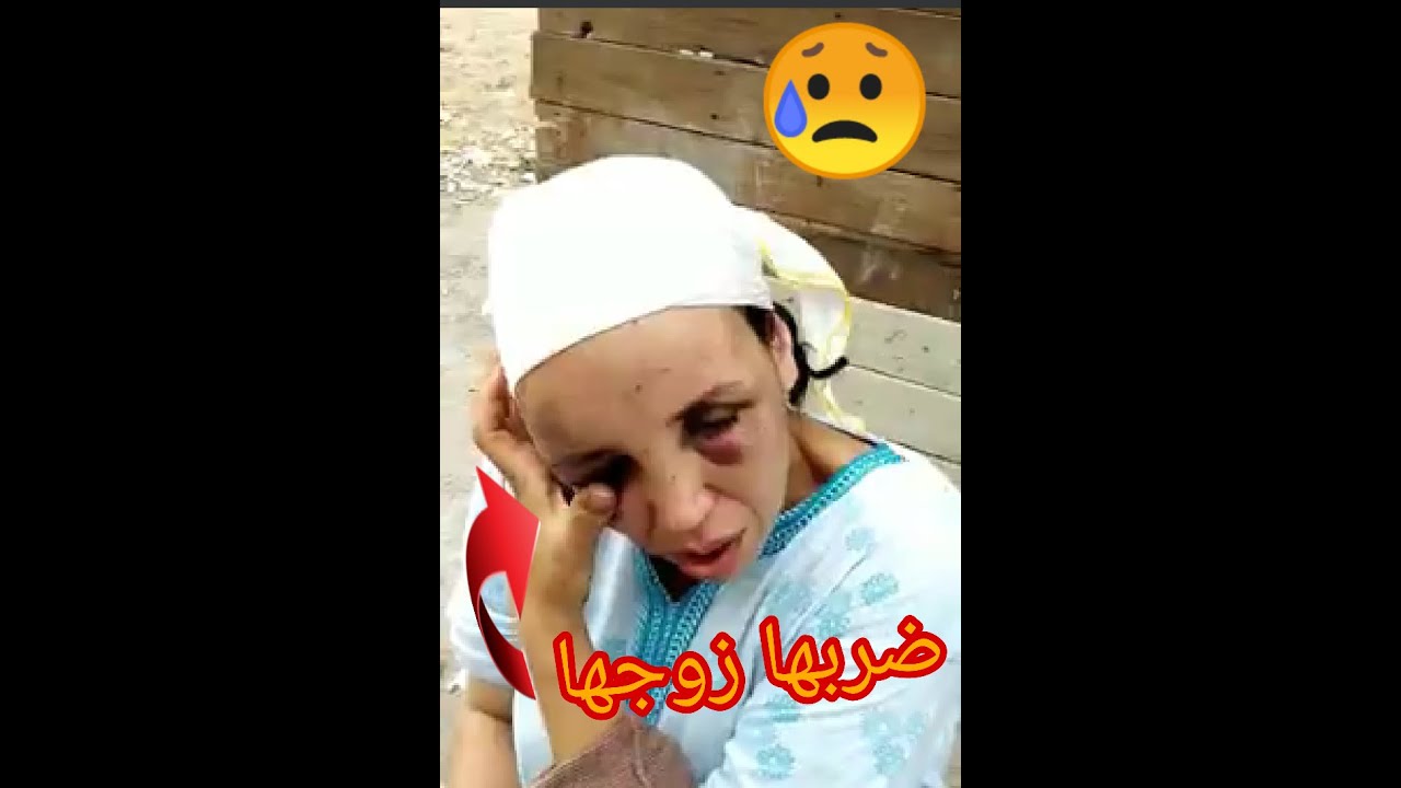 مؤثر 😥 رجل يعتدي 😱 على زوجتة باللكم و الضرب شاهد السبب وماذا فعل لها 😳