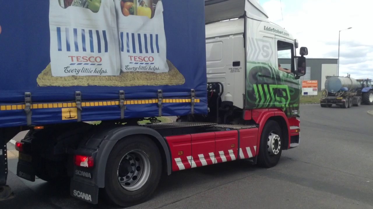 Eddie Stobart L7765 Hayley Elizabeth (PN16 OBT) Leaving Tesco DC Goole ...
