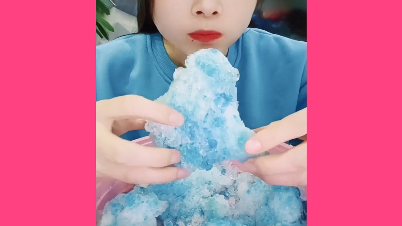 ASMR BLUE SHAVED ICE & SHAVED ICE CRUSHED ICE EATING - YouTube