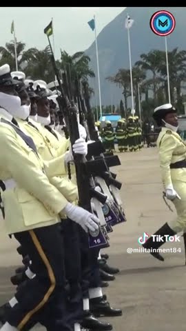 Nigerian army parade - YouTube