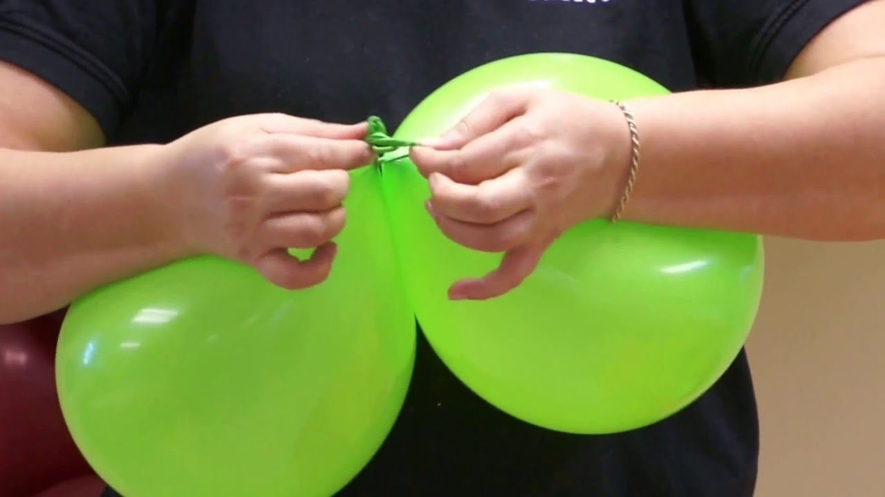 How to make a balloon duplet - YouTube