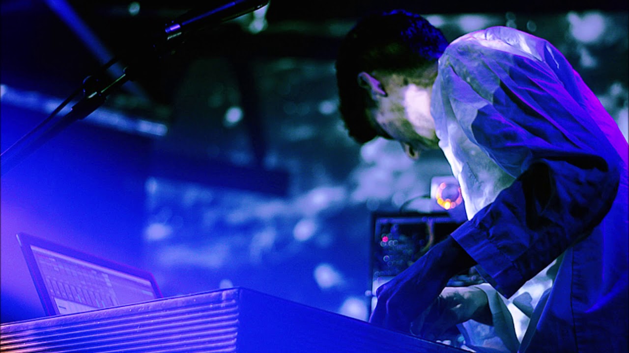 James Holden Live @ Stompa Phunk Fridays, Brighton UK 2006-06-02 - YouTube