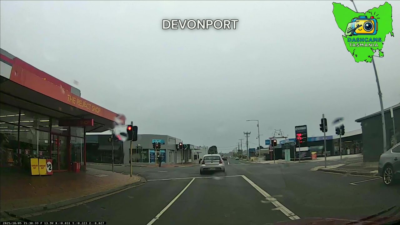 WHERE THE WILD THINGS ARE! Devonport. RED-LIGHT RUNNER. - YouTube