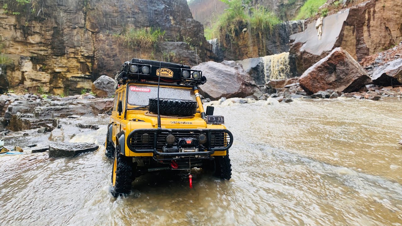 EXTREME OBSTACLE ON WATERFALL | RC Scale Land Rover DEFENDER 110 CAMEL ...