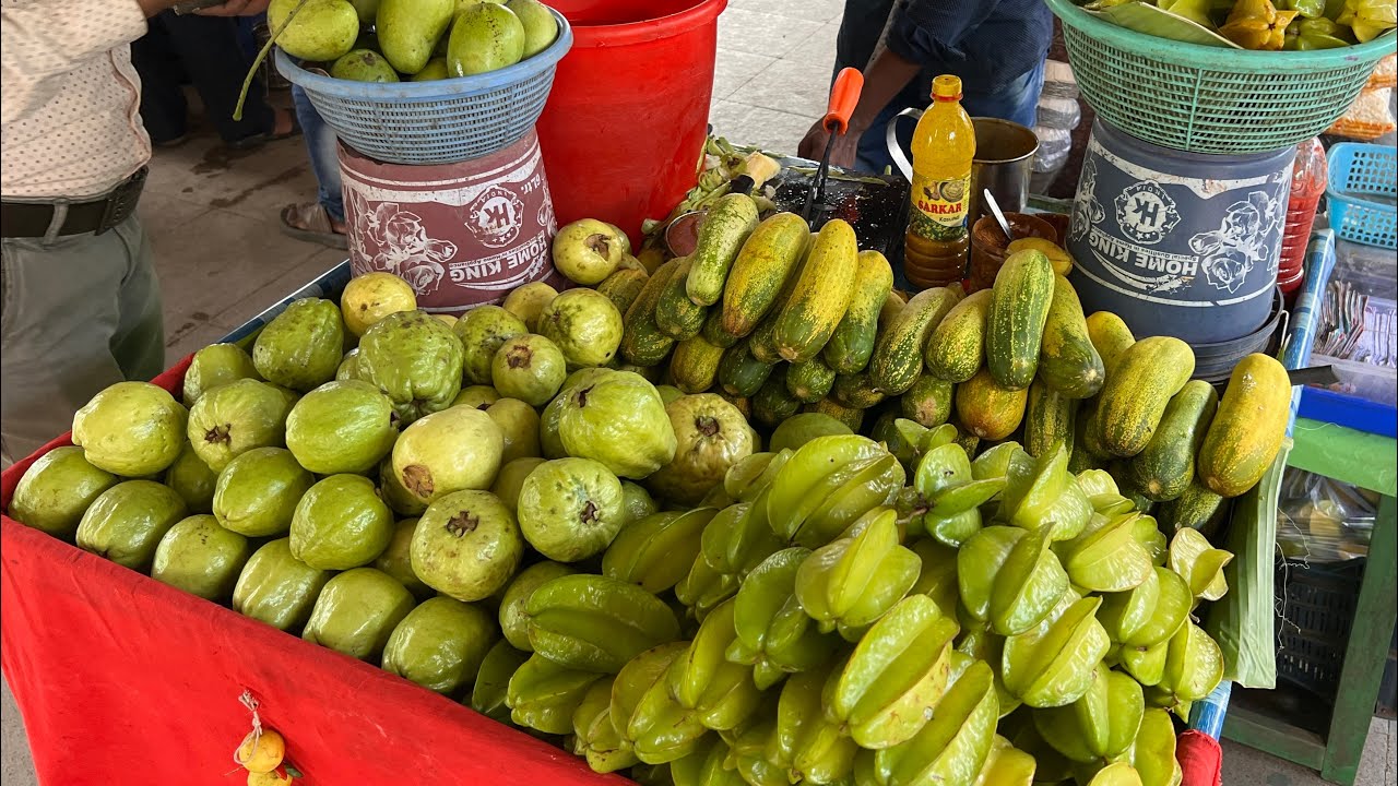 Kolkata Summer Special Green Mango Chaat at Sealdah Railway Station ...