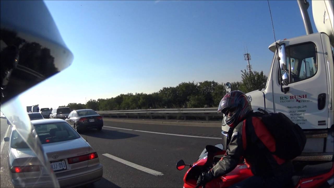 Dangerous Cell Phone Using Off-Ramp Queue-Jumper - YouTube