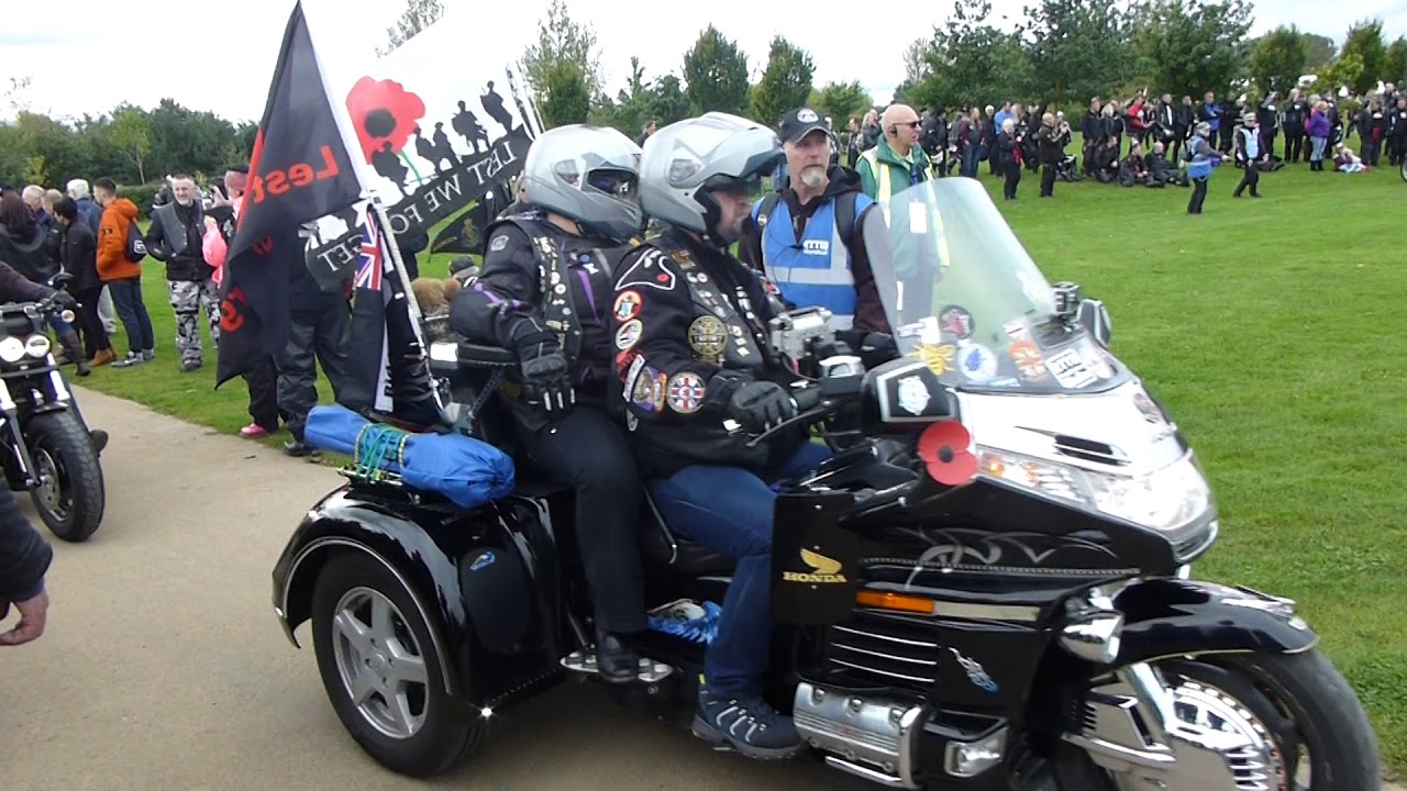 Ride to the Wall 2017 Flags arrival - YouTube