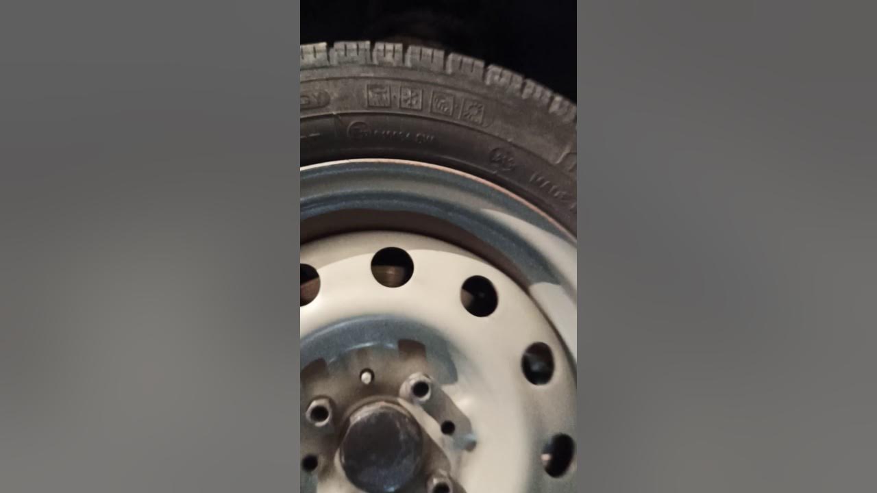 передние подкрылки и брызговики на Приору - YouTube