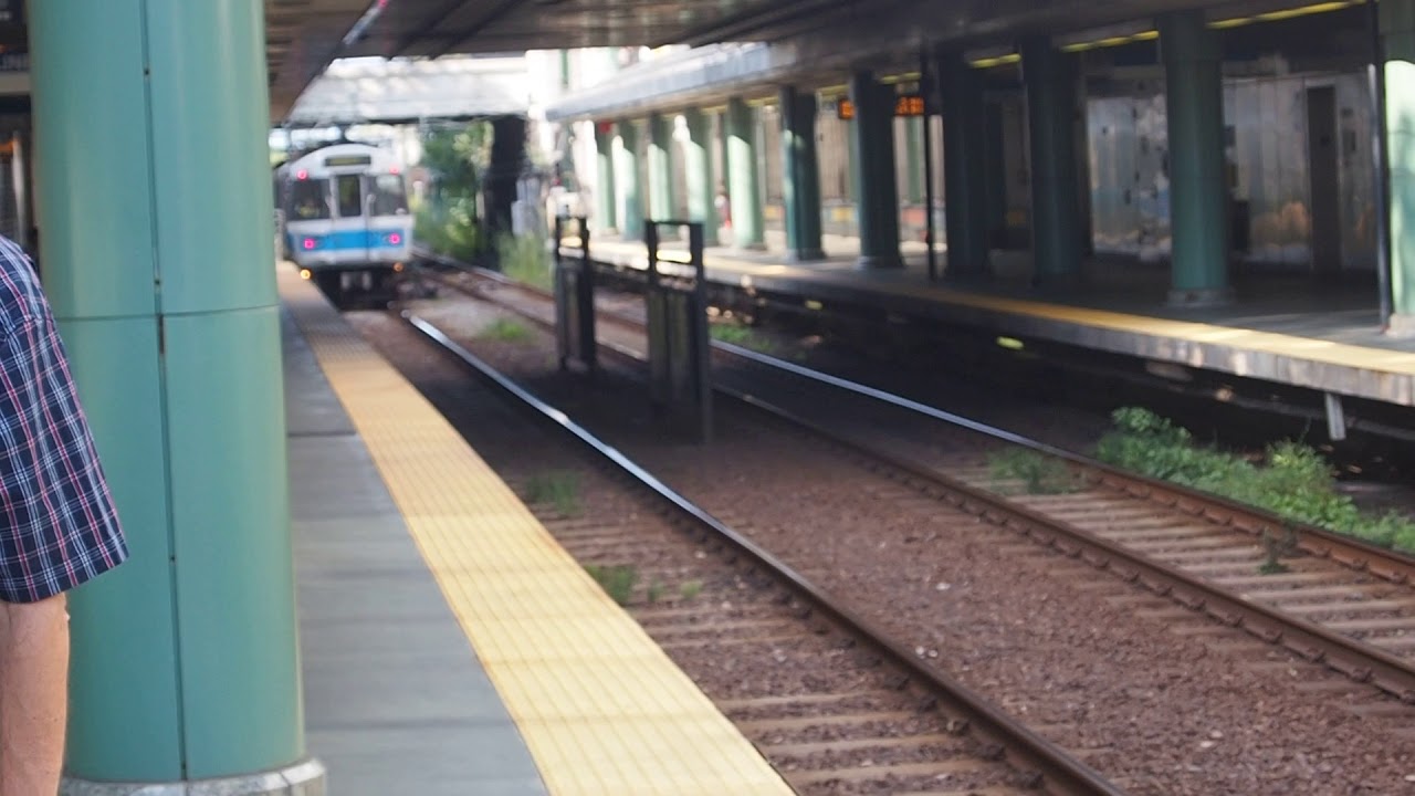 Inbound MBTA Blue Line train - Revere Beach - YouTube