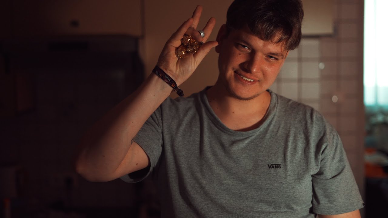 Manchmal (prod. Peter Balint) video edit - YouTube