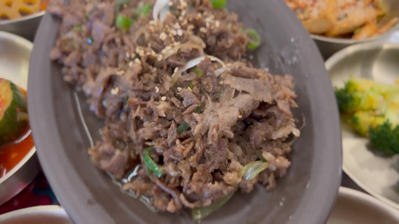 Exploring Tanglin Mall's Awesome Korean Food Court - Market Blue - YouTube