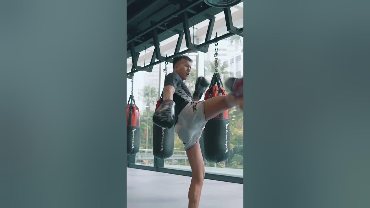 Kru Big eating up the pads! 🍽 #Shorts - YouTube