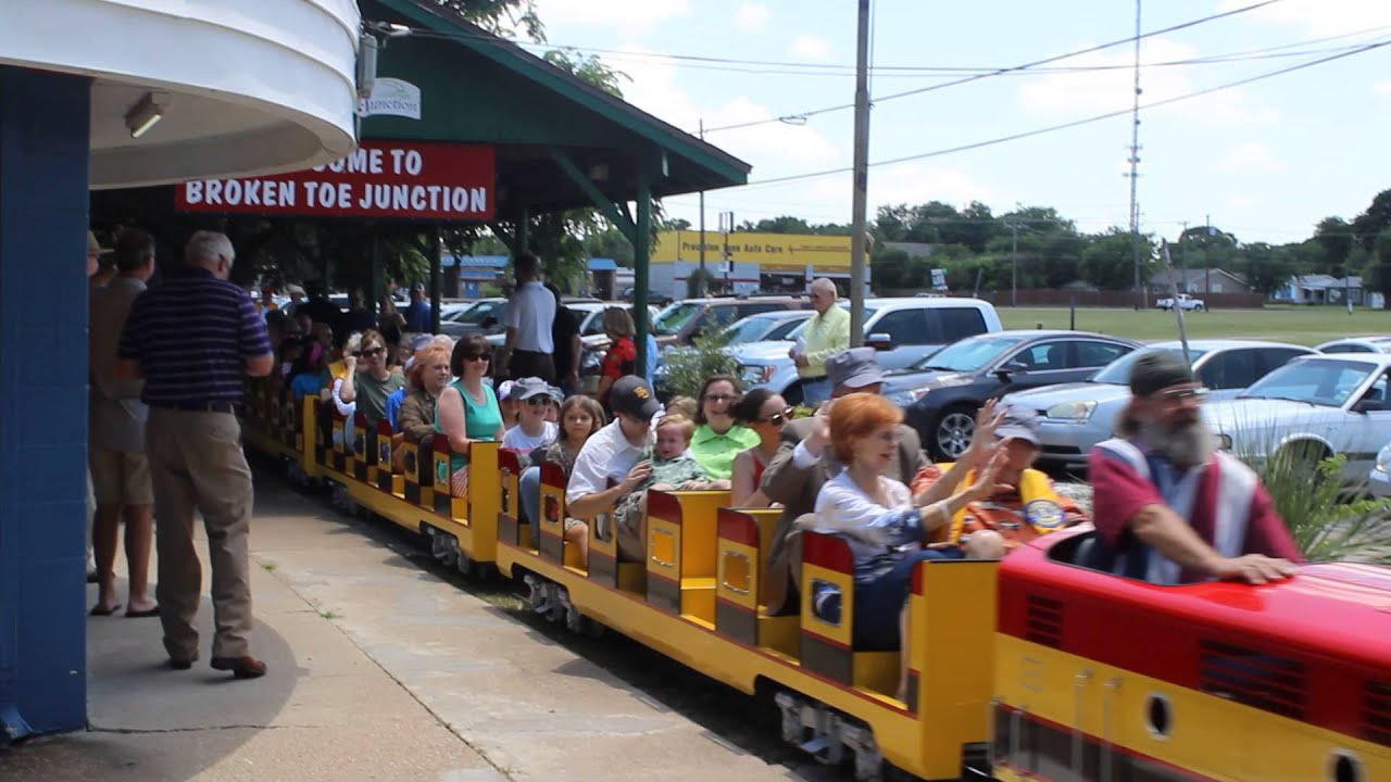 Waco Lions Park Train - YouTube