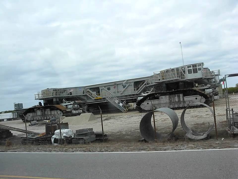 Crawler-Transporter at Kennedy Space Center - YouTube