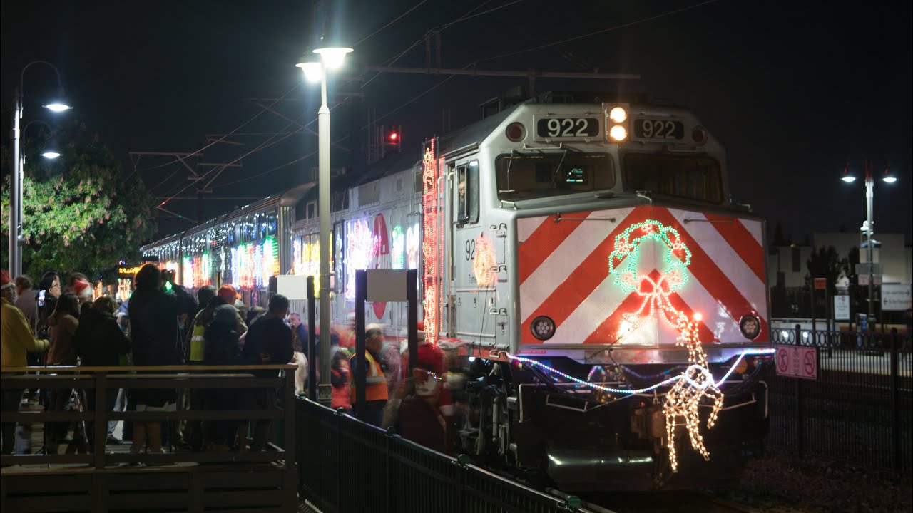 The Chase is On!! Chasing the 2023 Holiday Train from Mountain View to ...