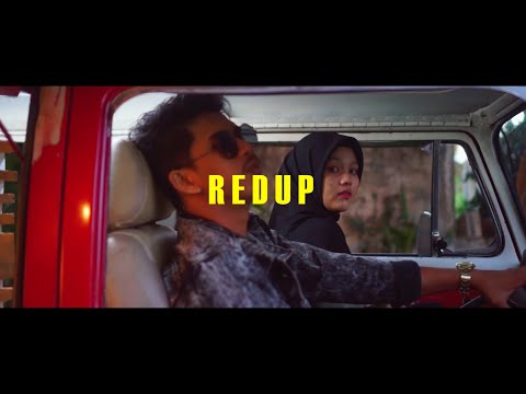 Adella - Redup ft. Diyal [Official Music Video]