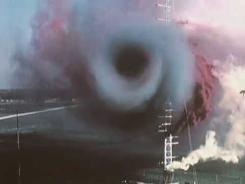 C-5A Wing Vortices and Wake Turbulence - YouTube