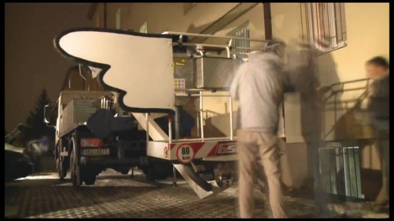 Red Bull - Elevator sampling - YouTube