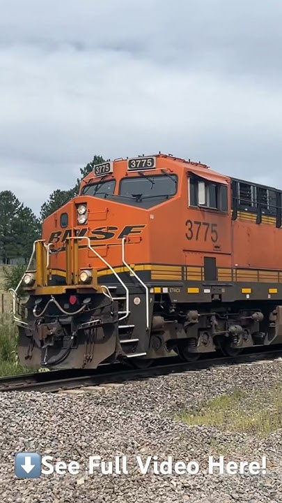 BNSF 3775 Leads H-DENAMS thru Monument! - YouTube